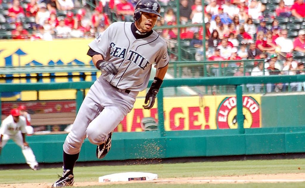 Seattle Mariners honoring Ichiro Suzuki with a fan appreciation ...